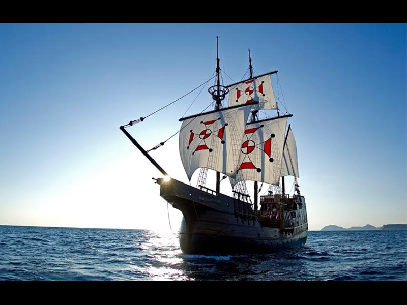 - KARAKA Daily Cruise / Classic Adria Dalmatia, Croatia